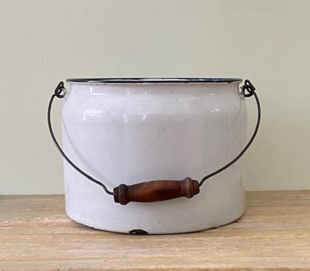 Vintage Enamel Bucket With Blue Trim, Farmhouse Enamelware - Etsy