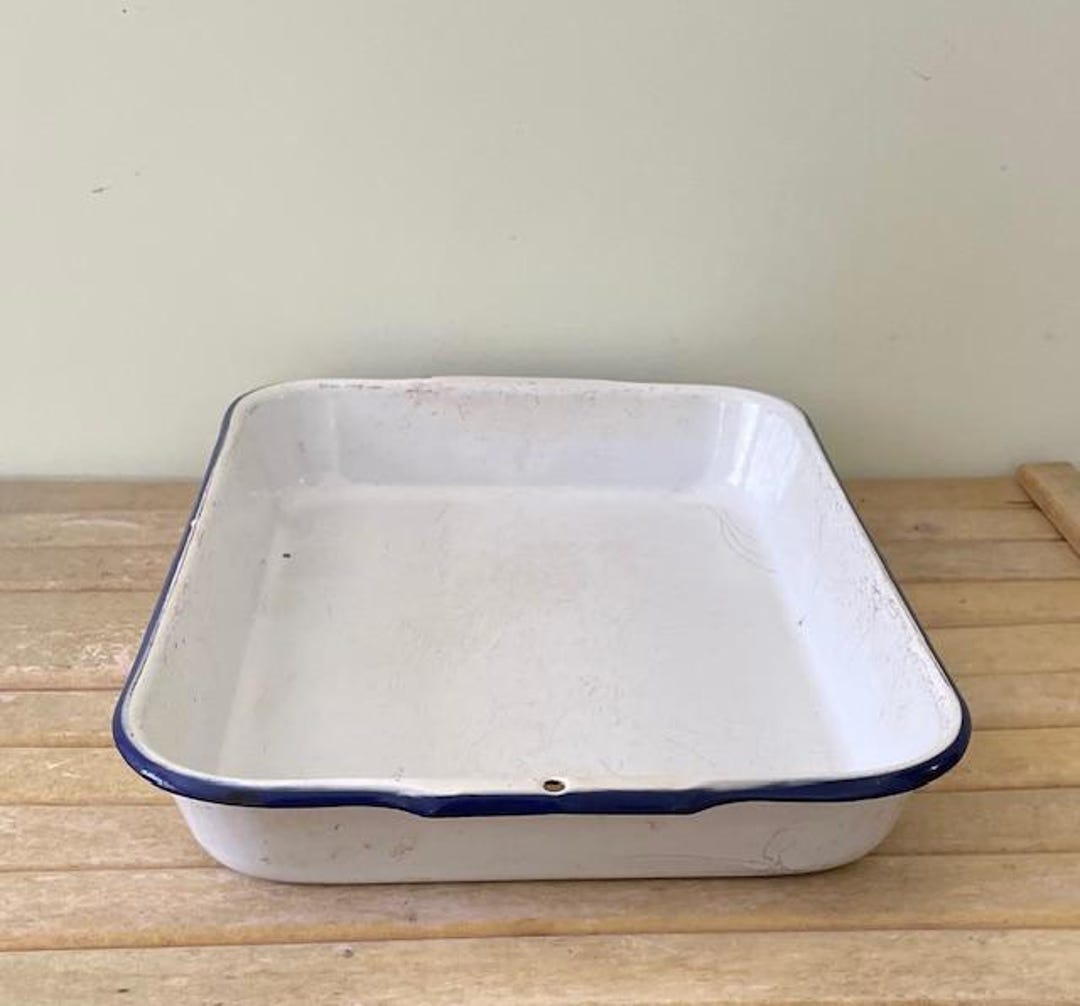 Vintage Enamel Cake Pan, White With Blue Trim Enamelware Baking Pan - Etsy