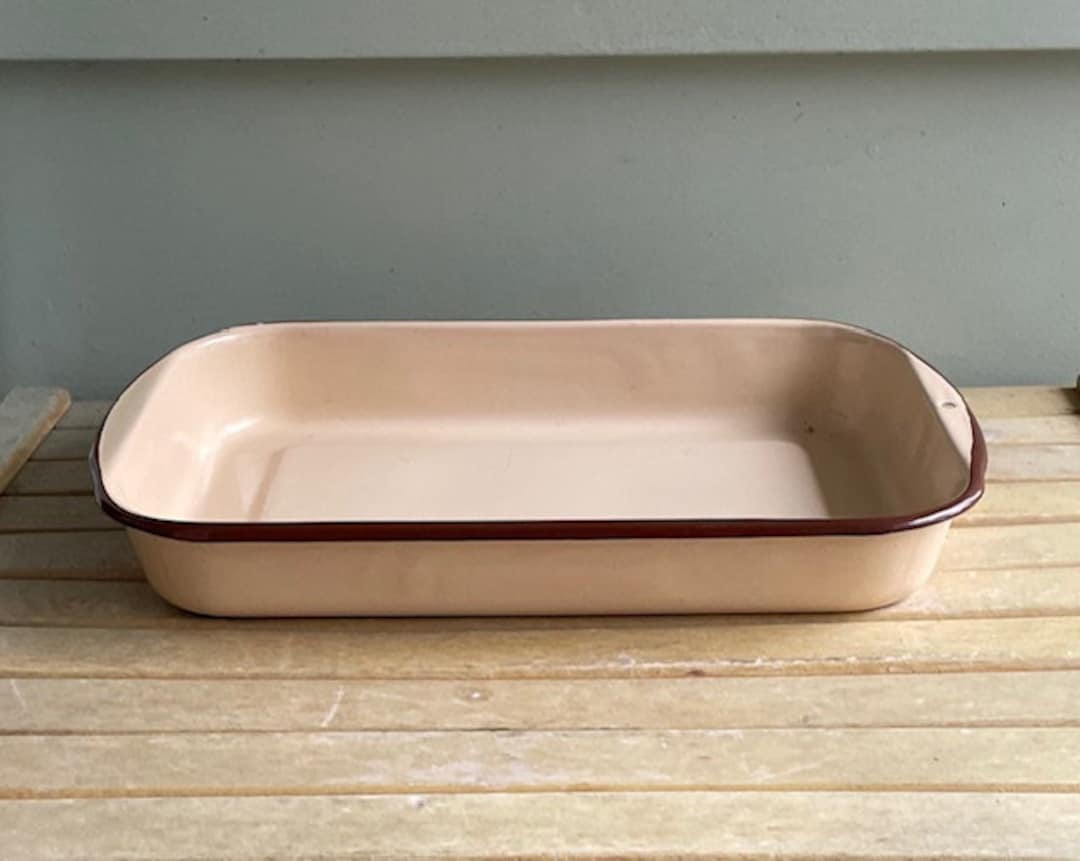 Enamel Cake Pan, Vintage Tan With Brown Trim Enamelware Pan - Etsy