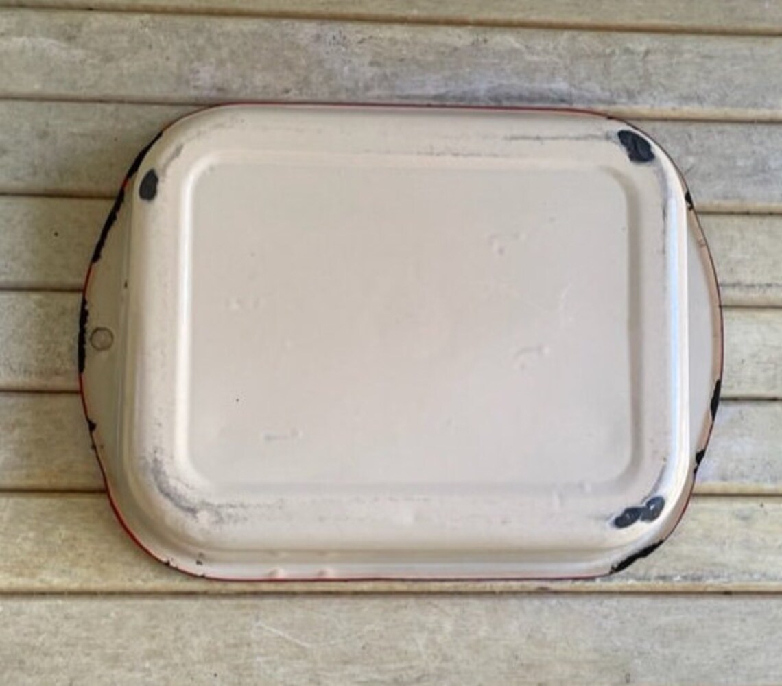 Enamel Cake Pan, Vintage Tan / Beige With Red Trim Enamelware Pan - Etsy