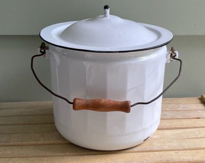Vintage White Enamel Chamber Pot With Lid - Etsy