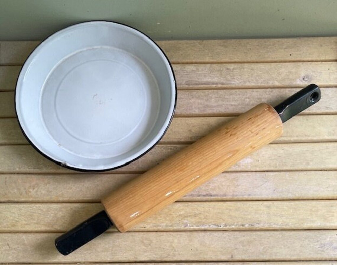 Vintage Enamel Pie Pan With Wood Rolling Pin - Etsy