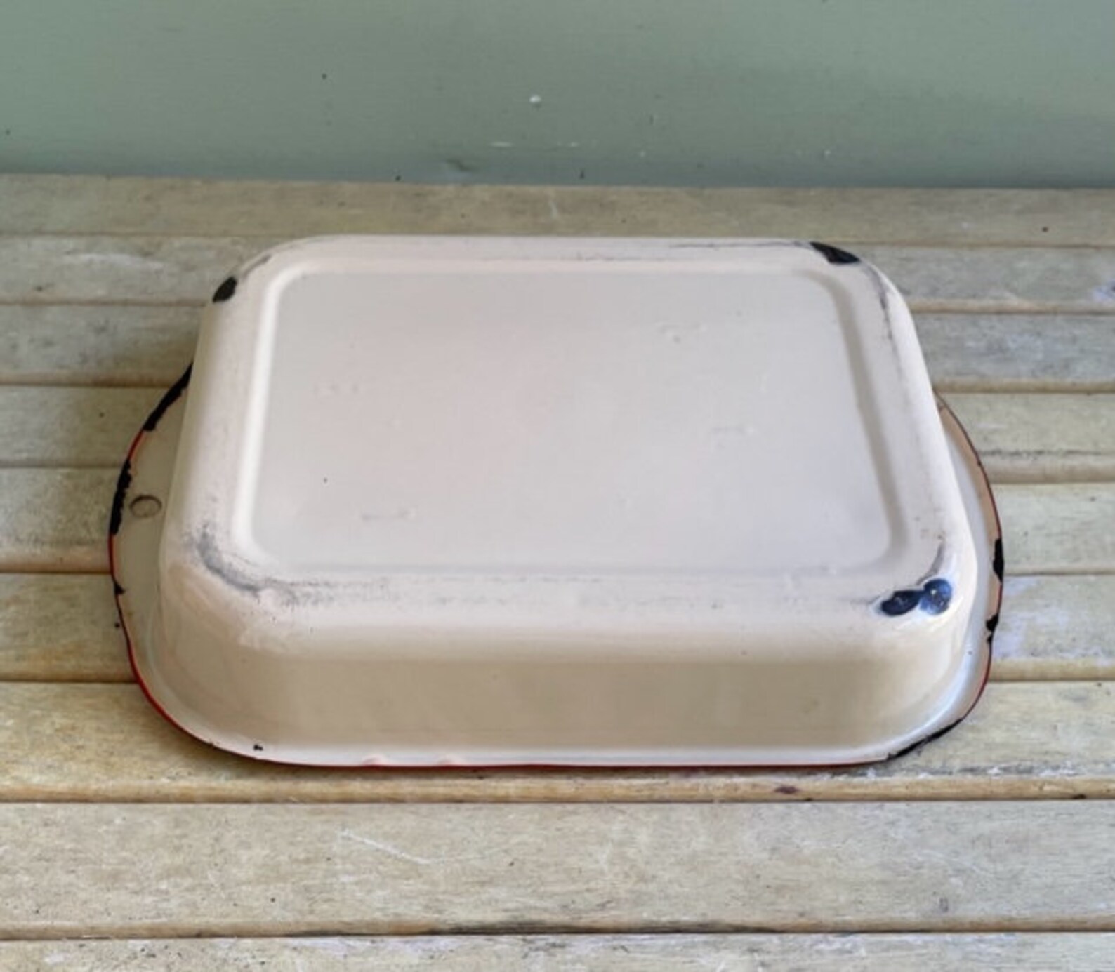Enamel Cake Pan, Vintage Tan / Beige With Red Trim Enamelware Pan - Etsy