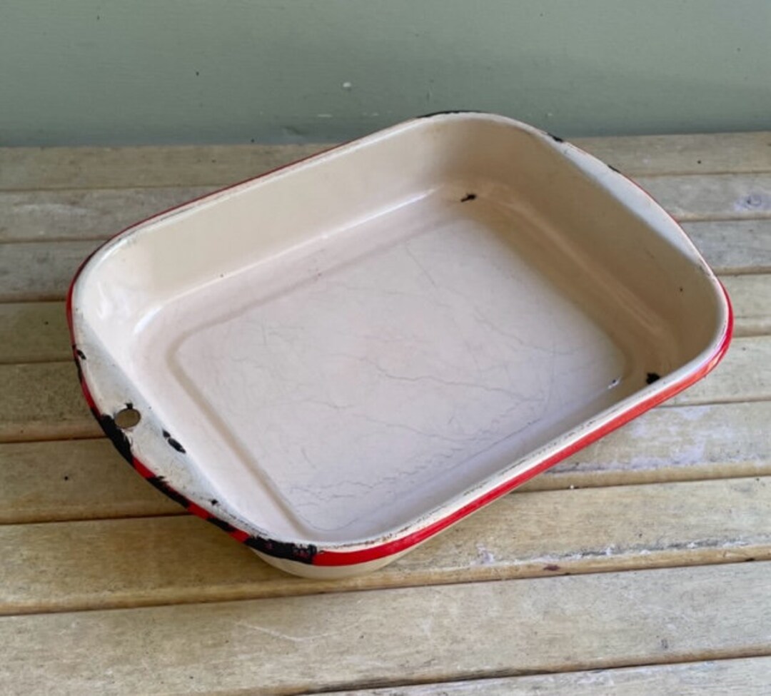 Enamel Cake Pan, Vintage Tan / Beige With Red Trim Enamelware Pan - Etsy
