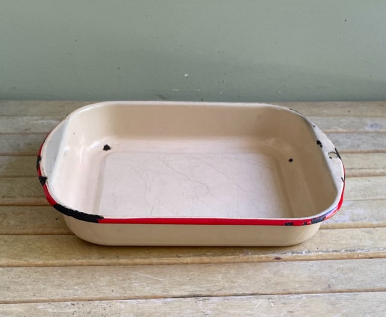 Enamel Cake Pan, Vintage Tan / Beige With Red Trim Enamelware Pan - Etsy