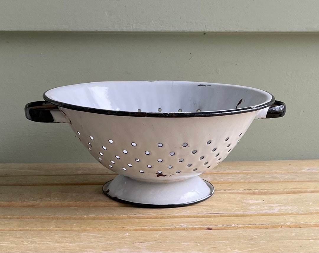 Vintage Enamel Strainer Colander, Farmhouse Kitchen - Etsy