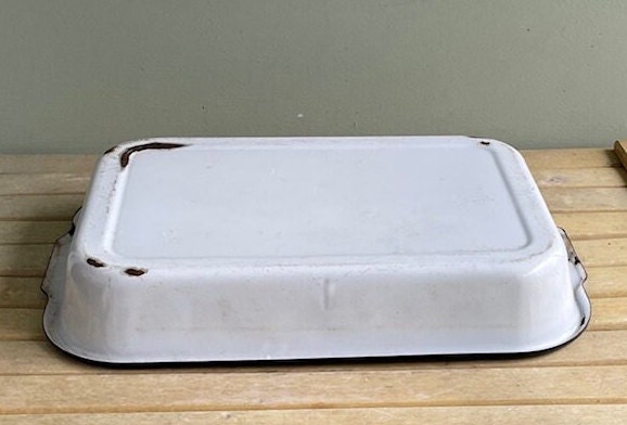 Vintage Enamel Cake Pan, White With Black Trim Enamelware Baking Pan - Etsy