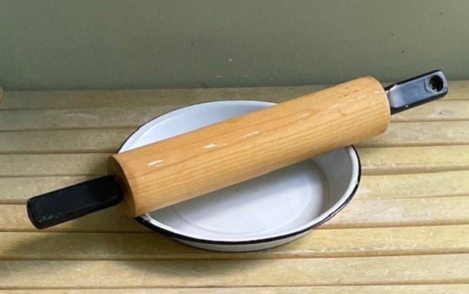 Vintage Enamel Pie Pan With Wood Rolling Pin - Etsy