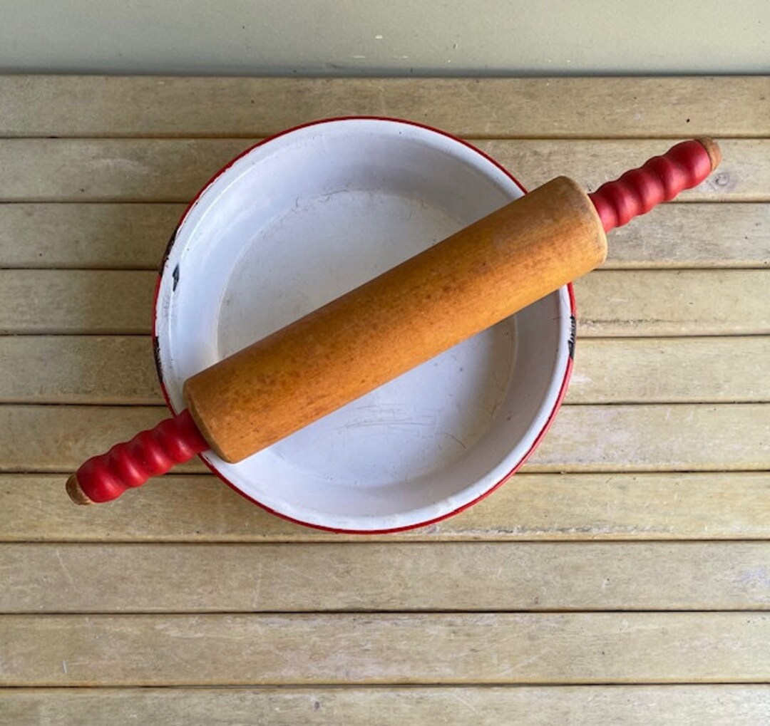 Enamel Pie Pan With Wood Rolling Pin Vintage Kitchen Etsy
