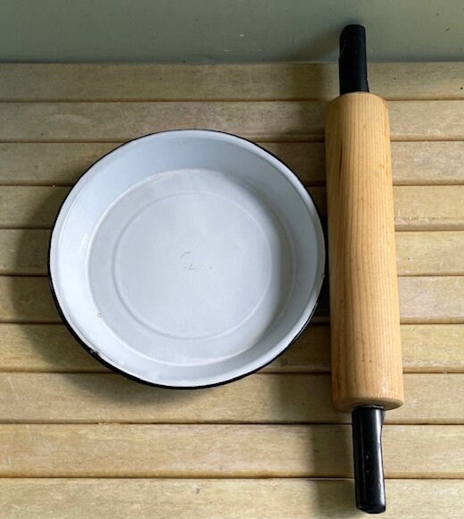 Vintage Enamel Pie Pan With Wood Rolling Pin - Etsy