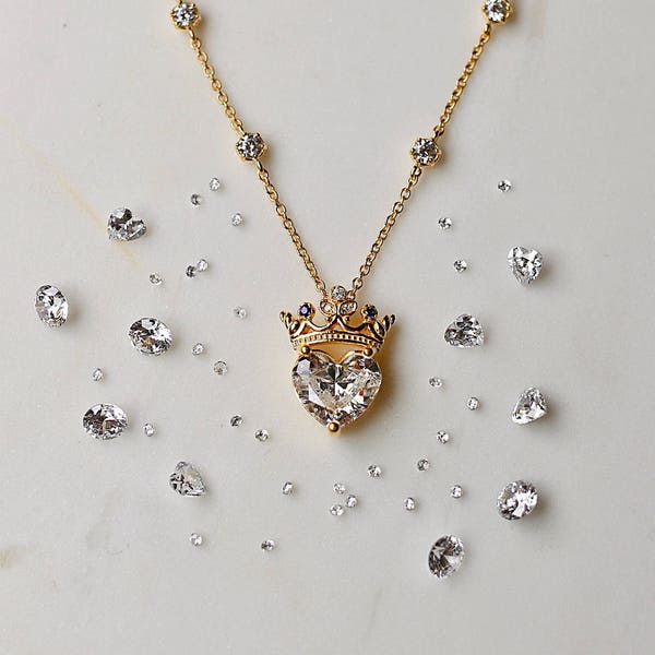 Queen Necklace - Etsy