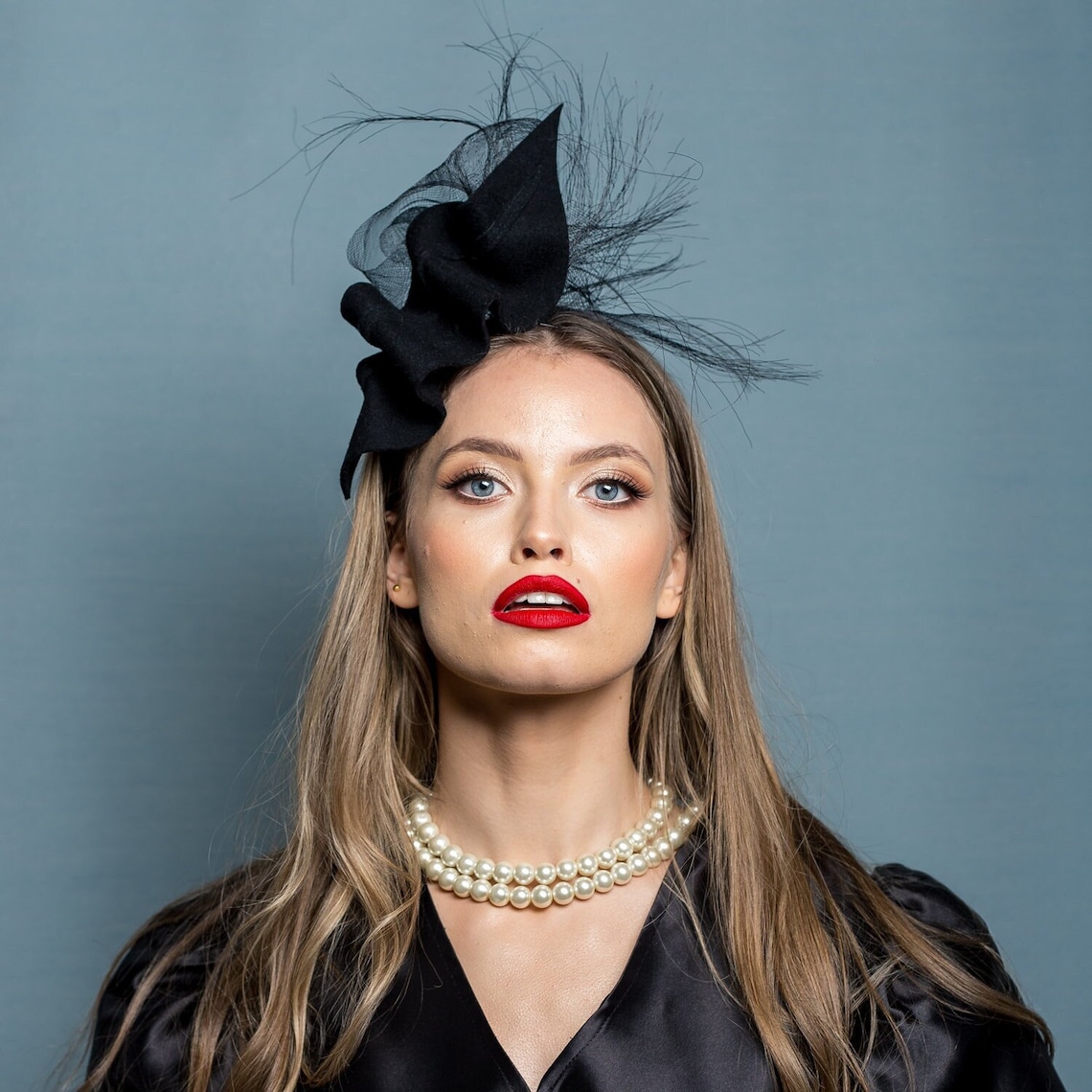 Black Cocktail Felt Fascinator With Crin Hair , Modern Black Headpiece ...
