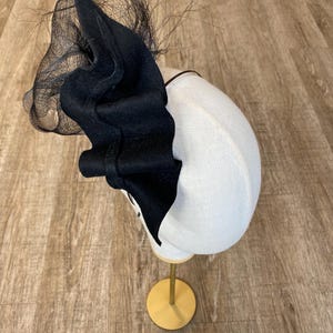 Black Cocktail Felt Fascinator With Crin Hair , Modern Black Headpiece ...