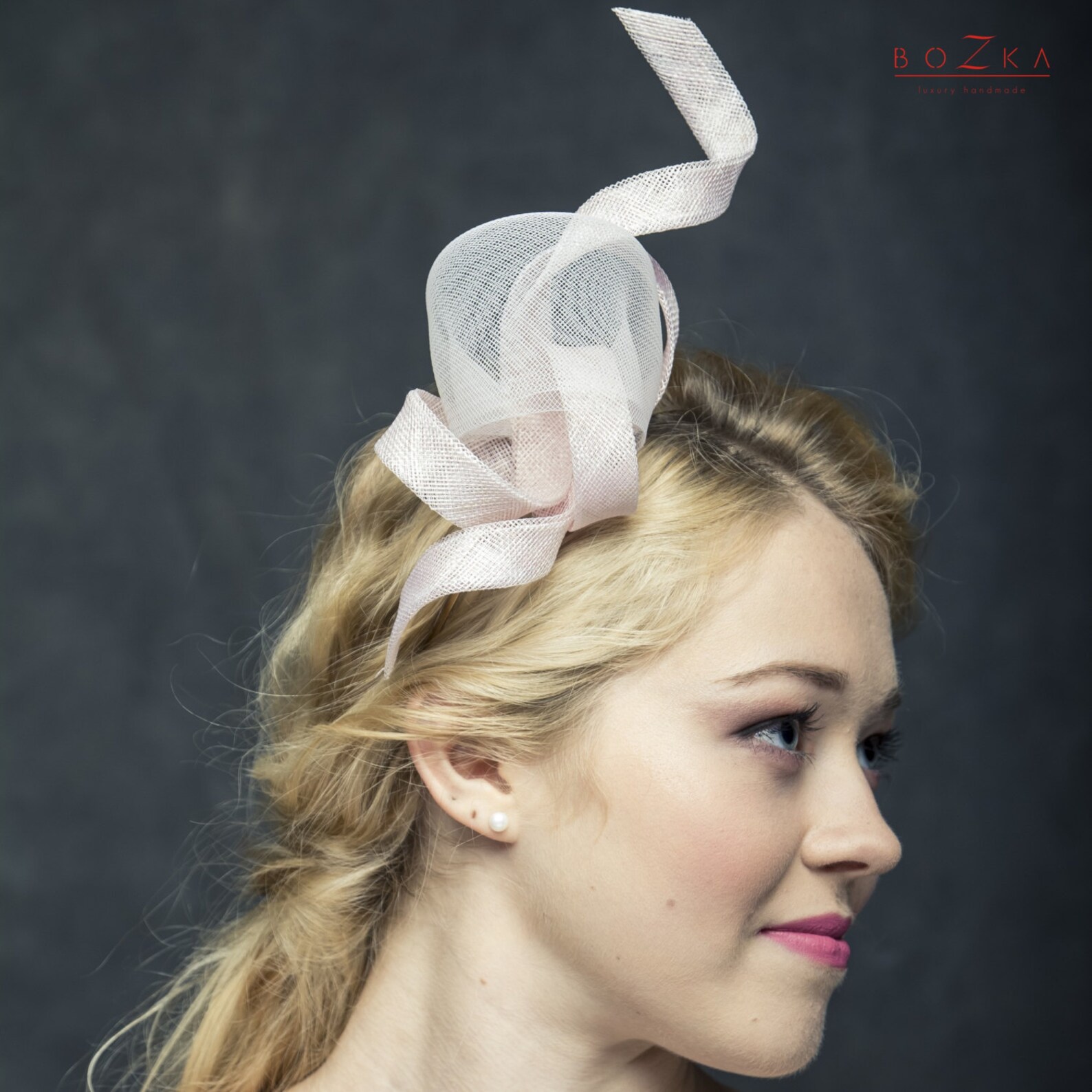 Modern Fascinator With Delicate Crin in Powder Pink Colour, Pink ...