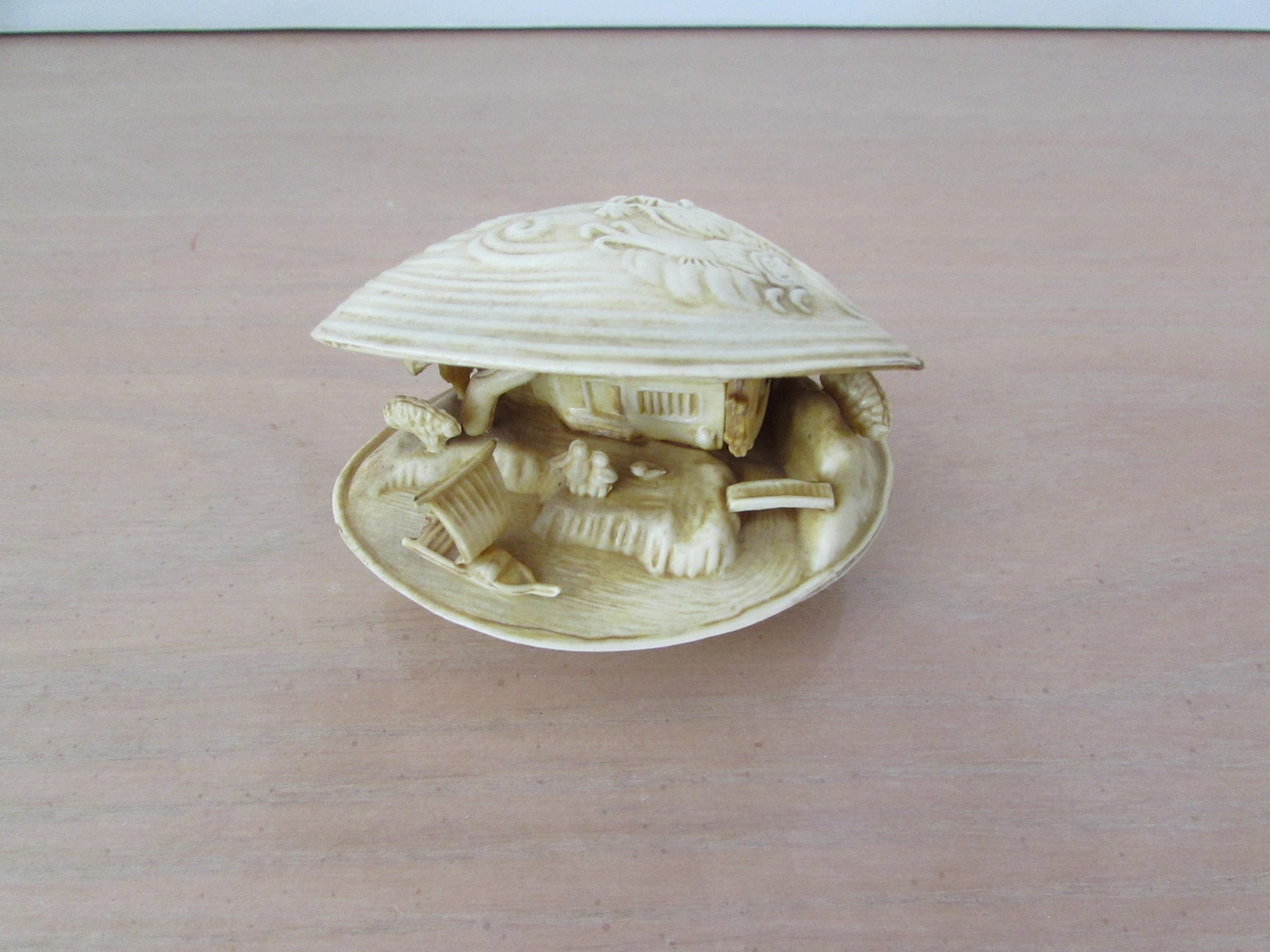 Asian Art Clam Shell Celluloid Diorama Vintage Clam Shell - Etsy