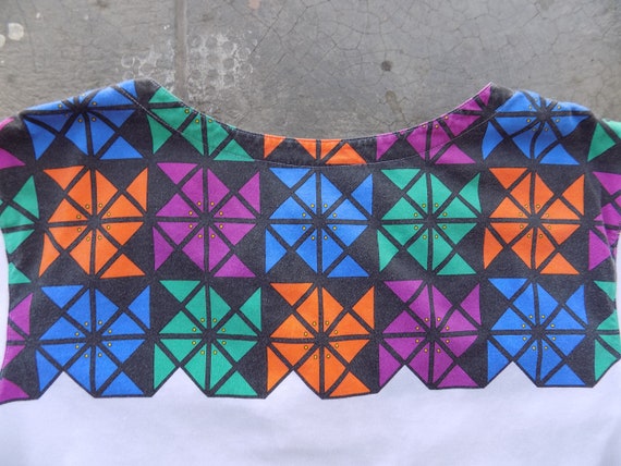 Rare Vintage 90s Pinwheel Geometric Print Henley T-sh… - Gem