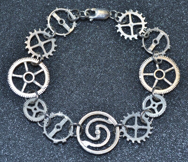 Cast 11 Gears Line Bracelet in Silver - Steampunk Inspired 8" Linked ...