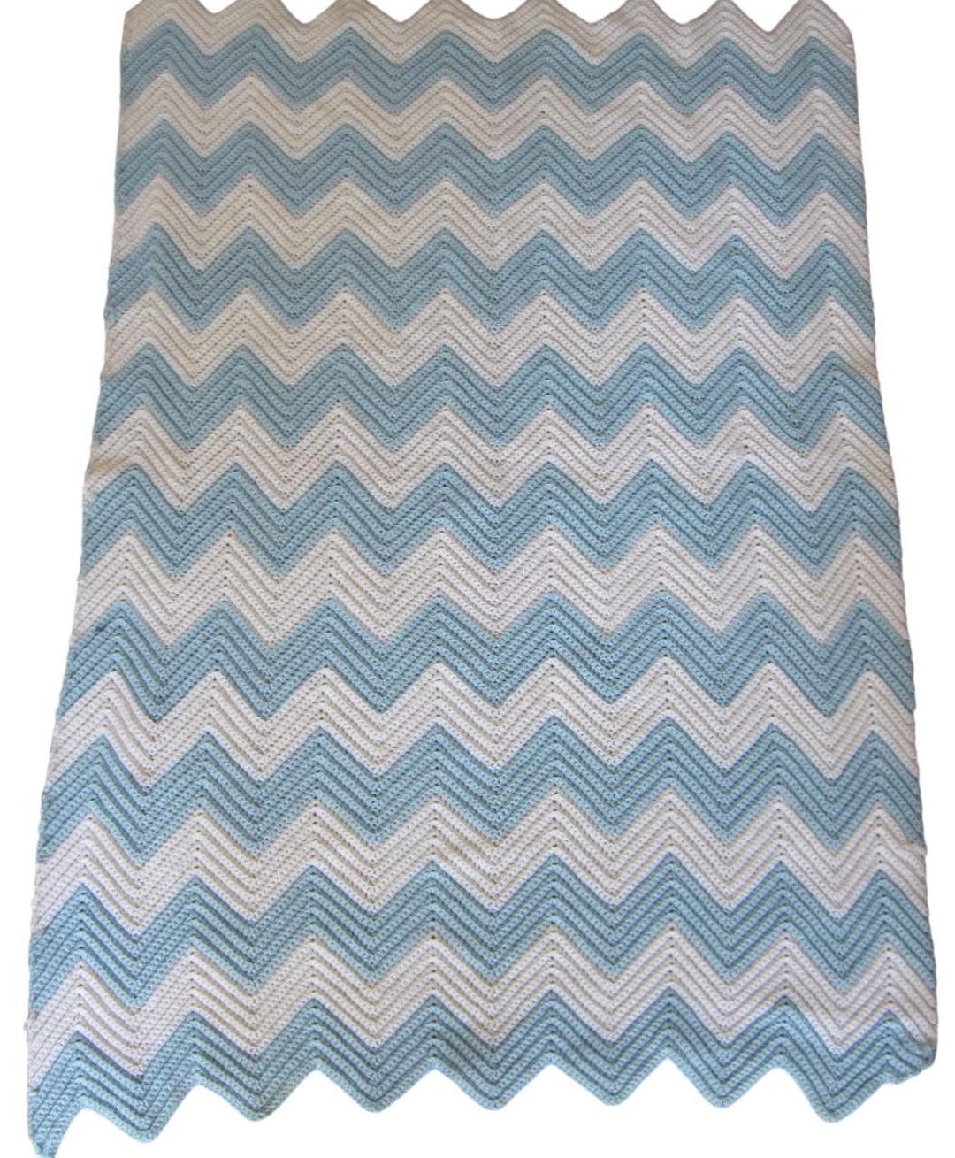 Vintage Crochet Blue & White Throw Chevron Stripe Lapghan Baby Blanket ...