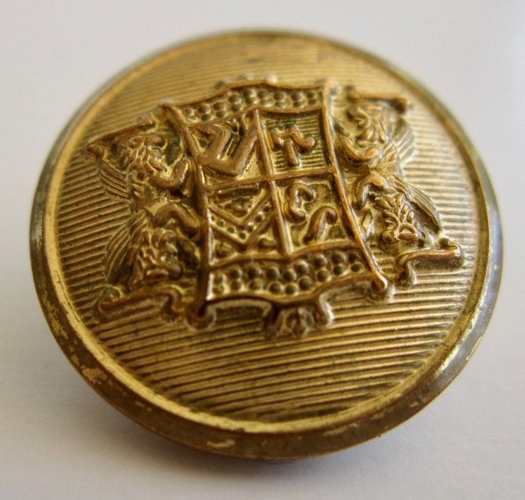 Vintage Waterbury Gold Metal Replacement 10 Buttons Winged Lion Griffen ...