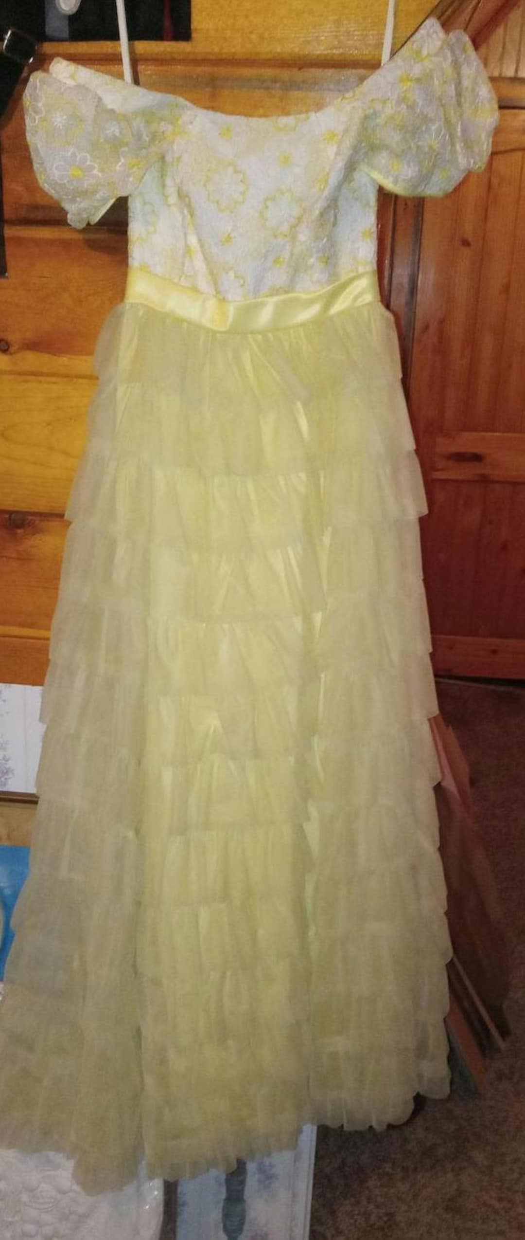 Vintage 70s Prom Dress, Daisys and Tiered Ruffles. Nadine Brand ...