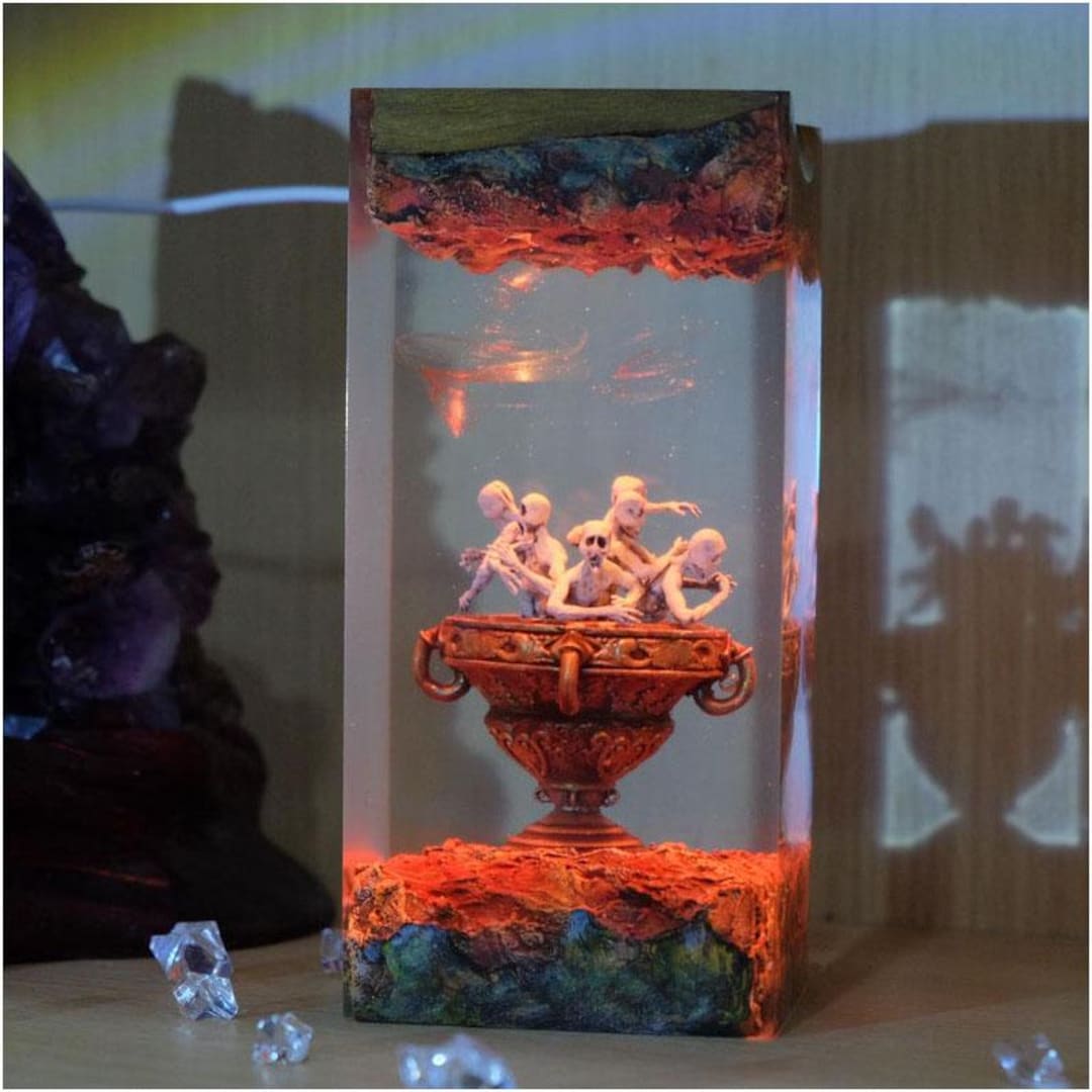 Bloodborne Messenger Resin Lamp, Handmade Bloodborne Light Gift, Unique ...