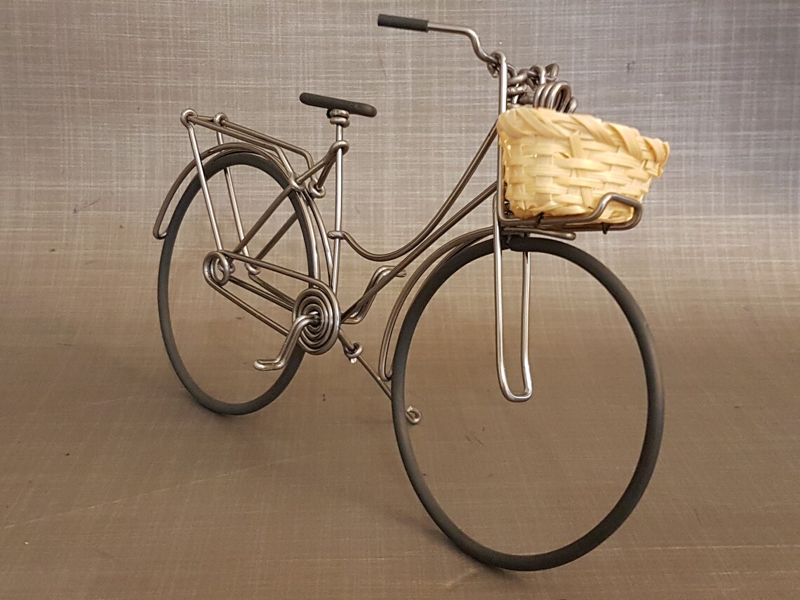 Vélo Hollandais Miniature avec panier osier / Dutch bike in - Etsy France