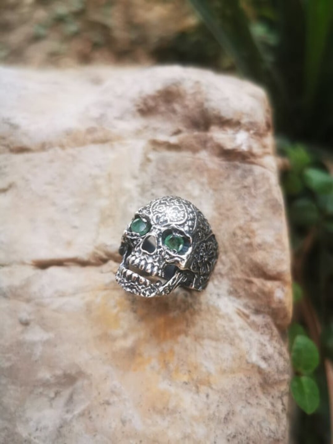 Skull Ring With Emerald Eyes - Etsy