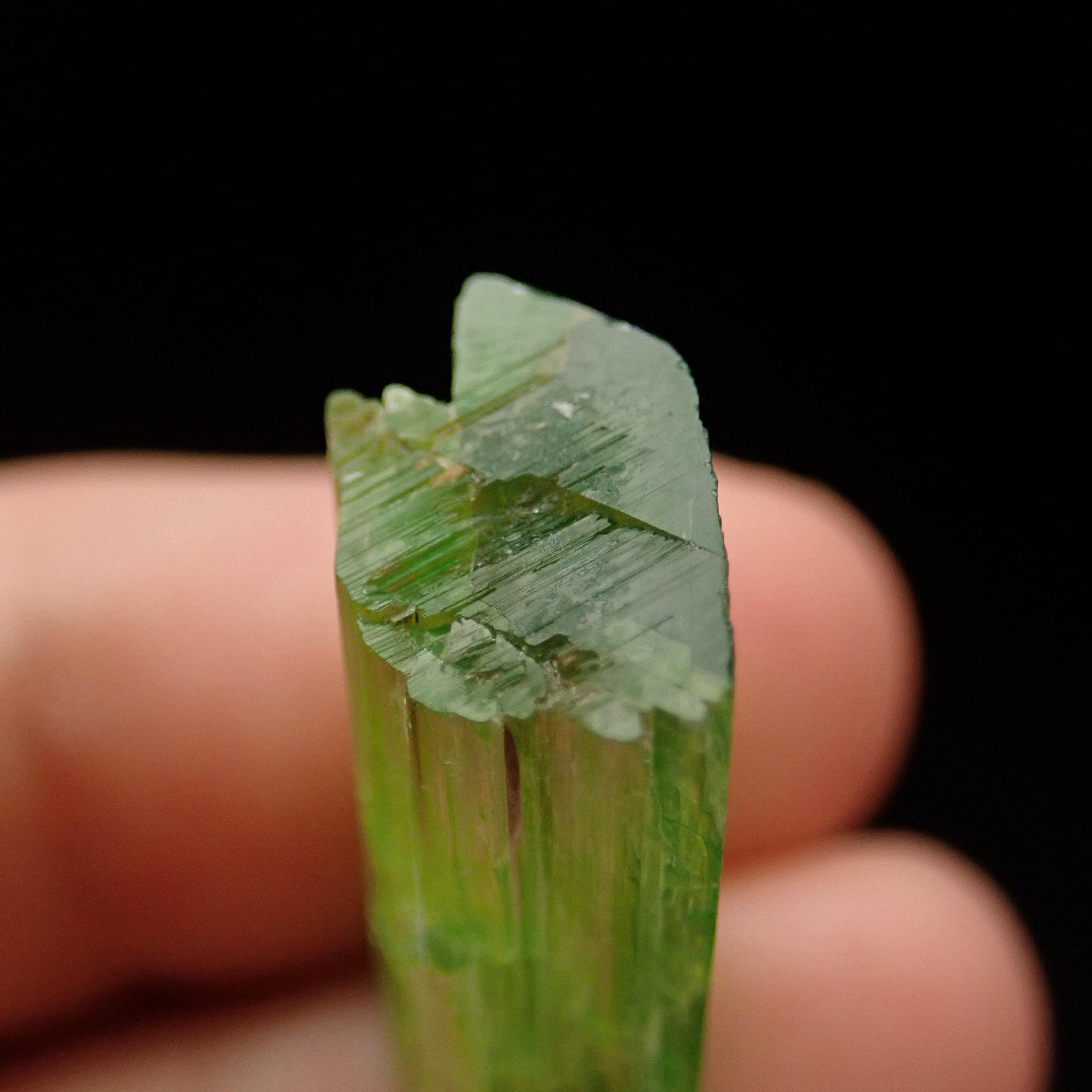 Tremolite Crystal From Lelatema Mtns Tanzania 4.5gm / 25mm - Etsy Australia