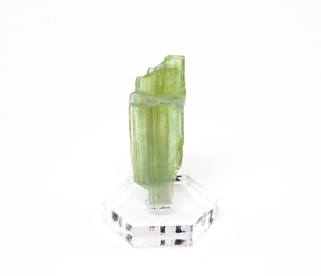 Tremolite Crystal From Lelatema Mtns, Tanzania 31mm X 12mm X 3.8mm F485 ...