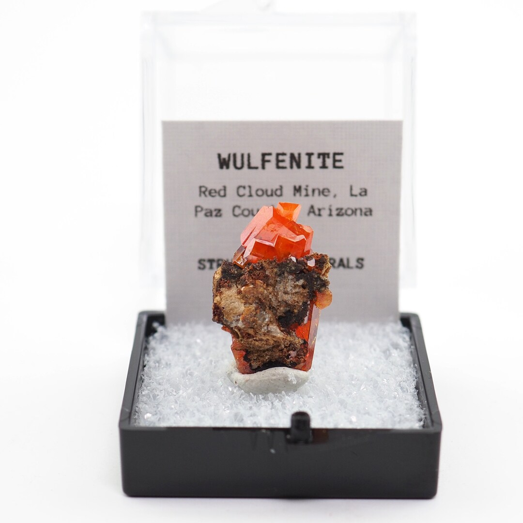 Wulfenite Crystal on Matrix From Red Cloud Mine, Arizona Thumbnail ...