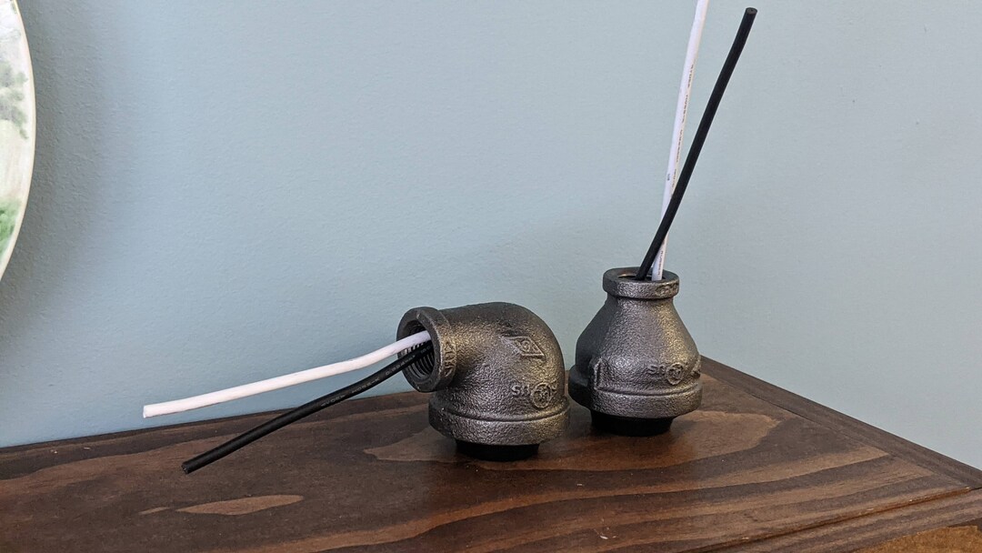 Industrial Pipe Lamp Socket 1-1/4 X 3/4" 120 - 250 Volt Steampunk ...
