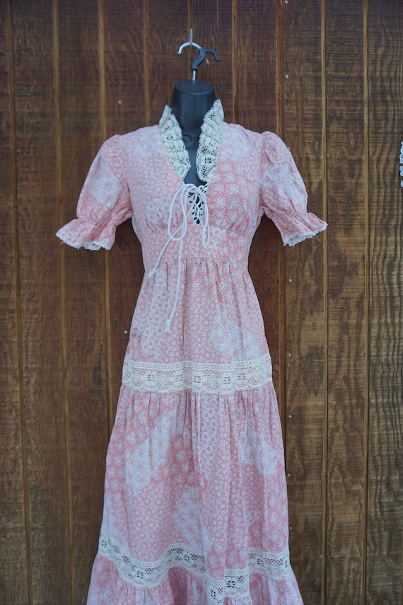 Prairie pink floral Gunne sax style size medium prair… - Gem