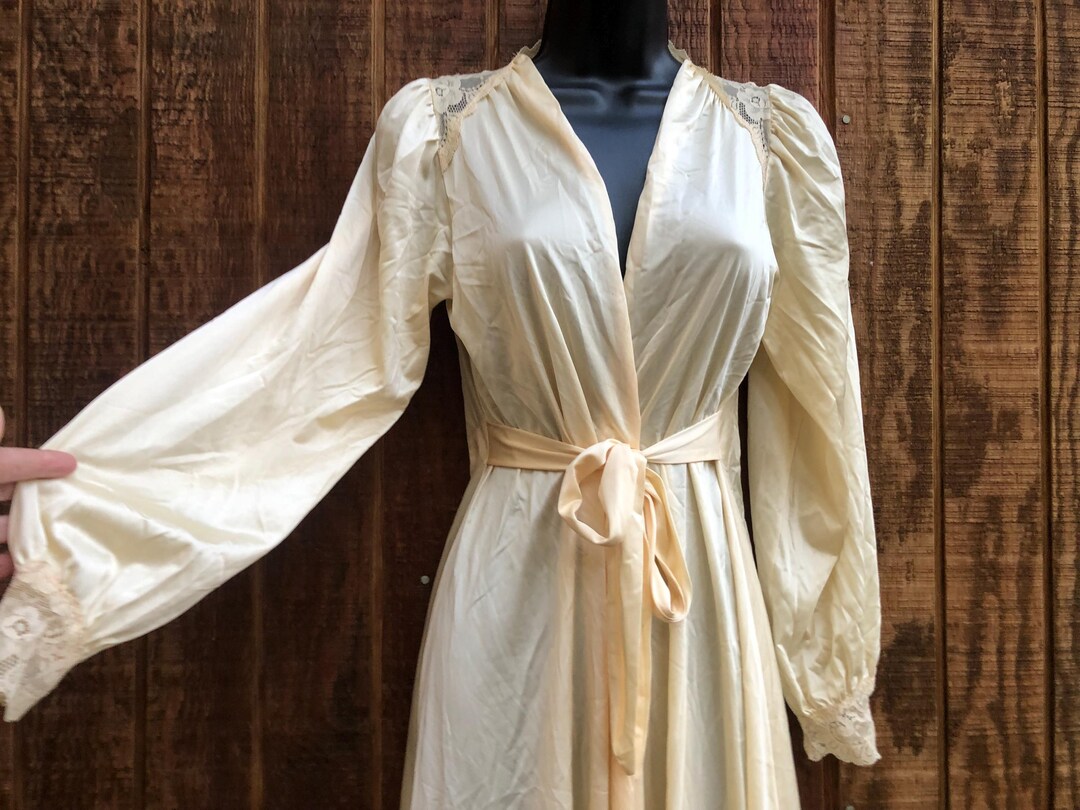 OLGA Vintage Beige Robe Nightgown Lingerie 90s 1990s Romantic Size ...