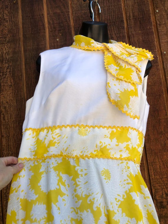 Vintage 1970s Miss Elliette yellow and white dress 70… - Gem