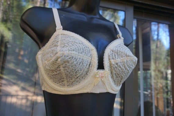 Bullet Bra Off White Sexy 1950s 50s Size 38 A Gem