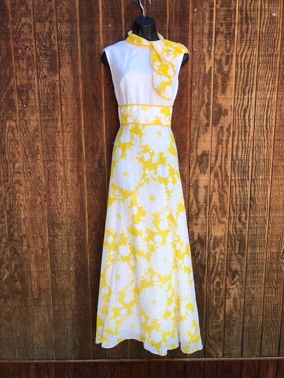 Vintage 1970s Miss Elliette yellow and white dress 70… - Gem