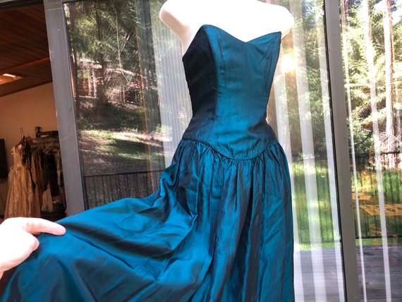 Size 4 small Taffeta prom dress 90s 1990s costume Hal… - Gem