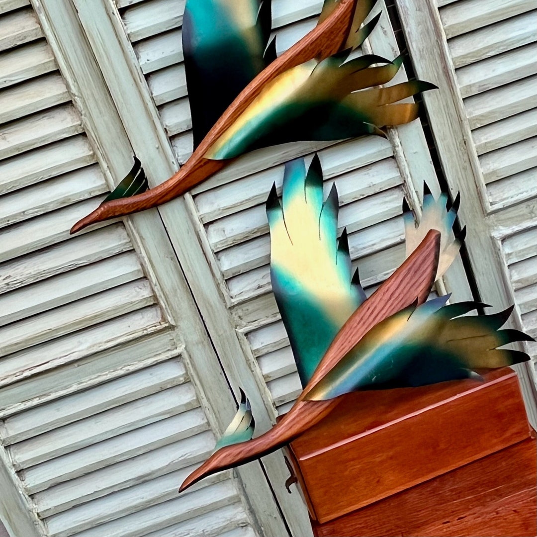Vintage Mid Century Flying Ducks, Copyright 1962, Musketeers Inc ...