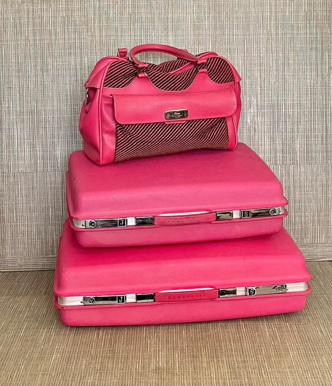Vintage Set of Bright Pink Hard Side Samsonite Luggage, Two Piece ...