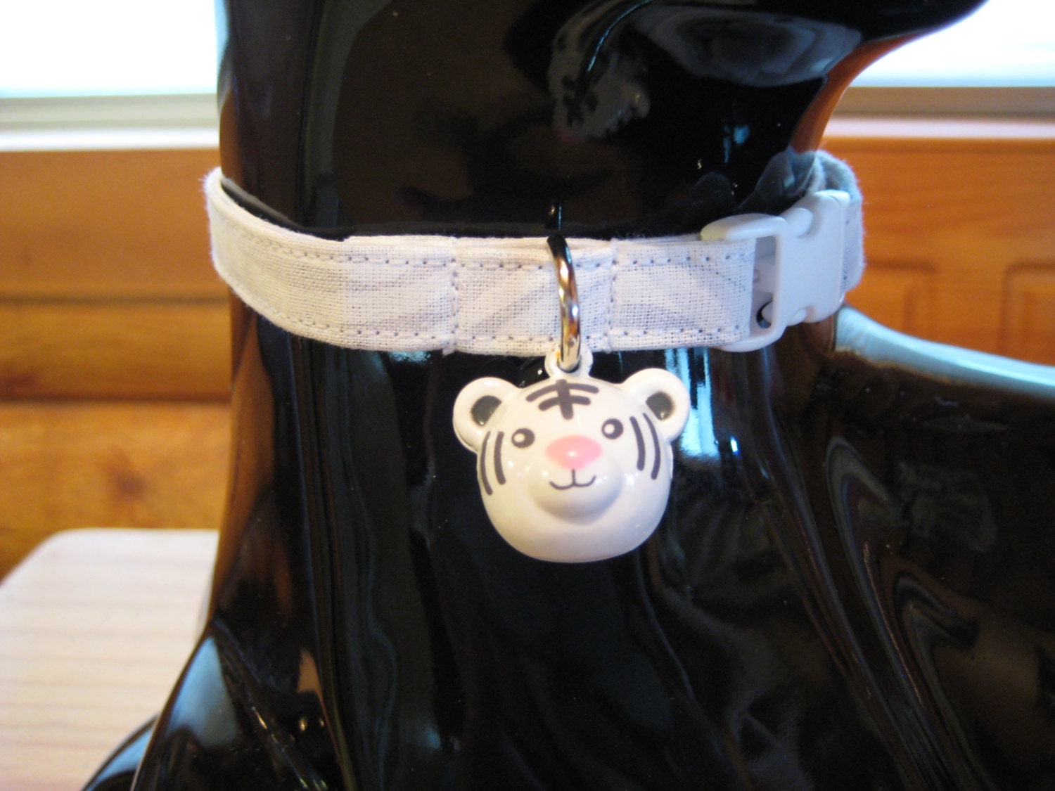 Cat Collar - White Tiger Stripe With Tiger Bell - Safety Release Collar ...