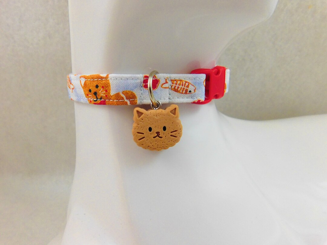 Cat Collar - Kitty Biscuit Collars With a Cream or Brown Kitty Biscuit ...