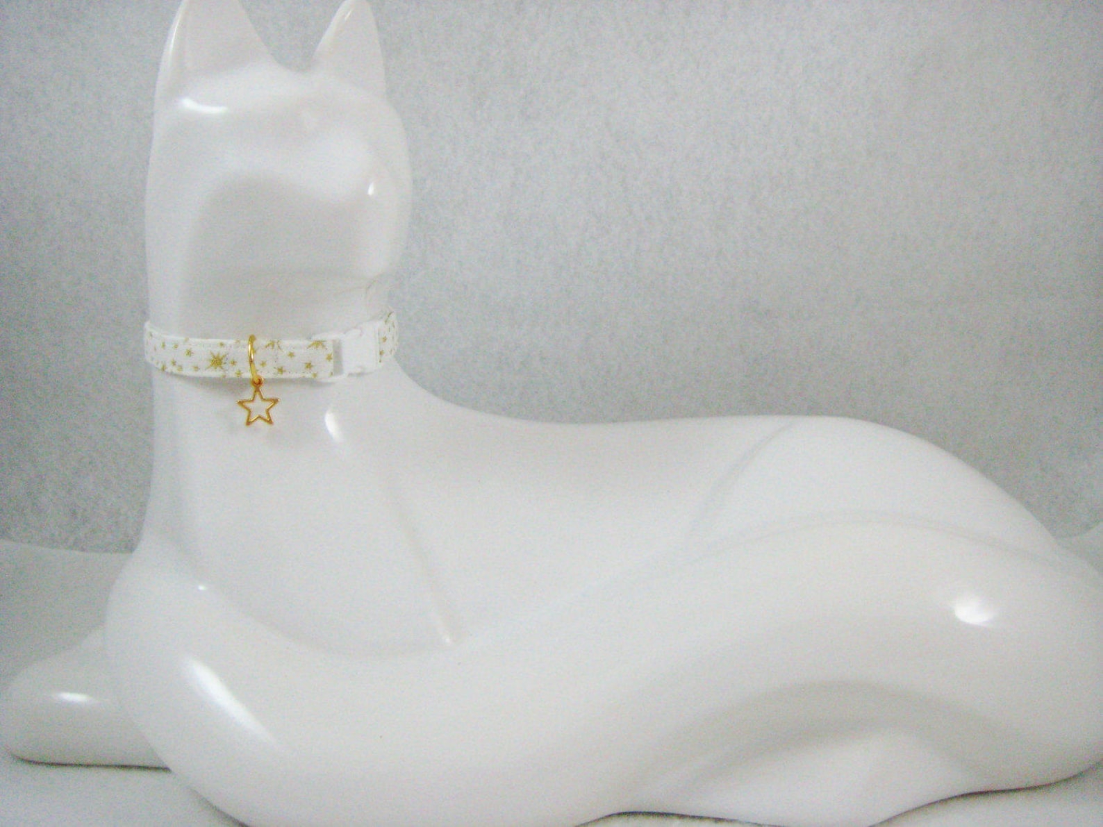 Cat Collar - White With Metallic Gold Stars and Starbursts With a Matte ...
