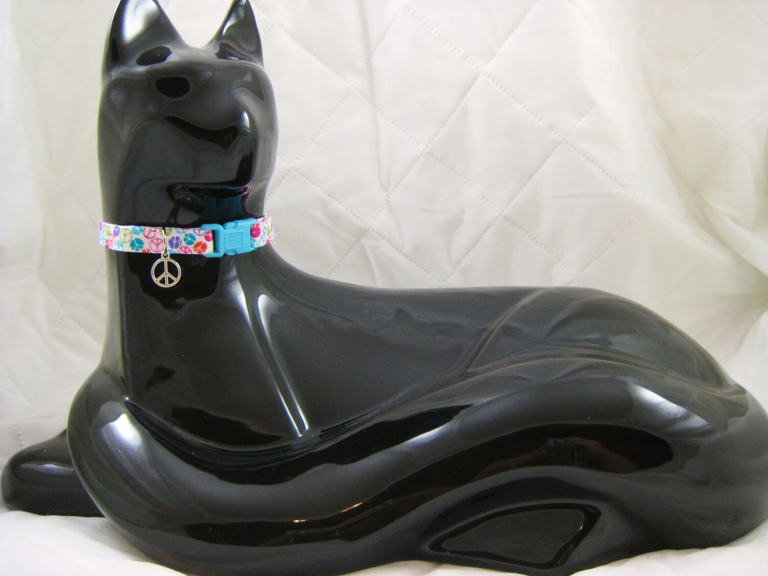 Cat Collar - Colorful Little Peace Signs in Blue or Pink With a Peace ...