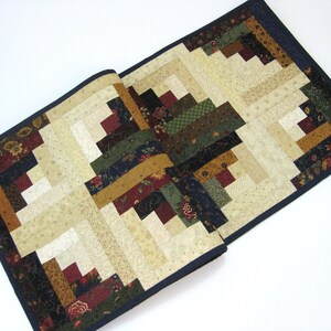 Log Cabin Quilted Table Runner Farmhouse Table Runner - Etsy