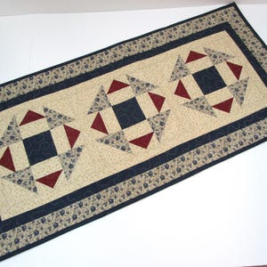 Quilted Table Runner, Country Table Runner, Farmhouse Table Runner ...