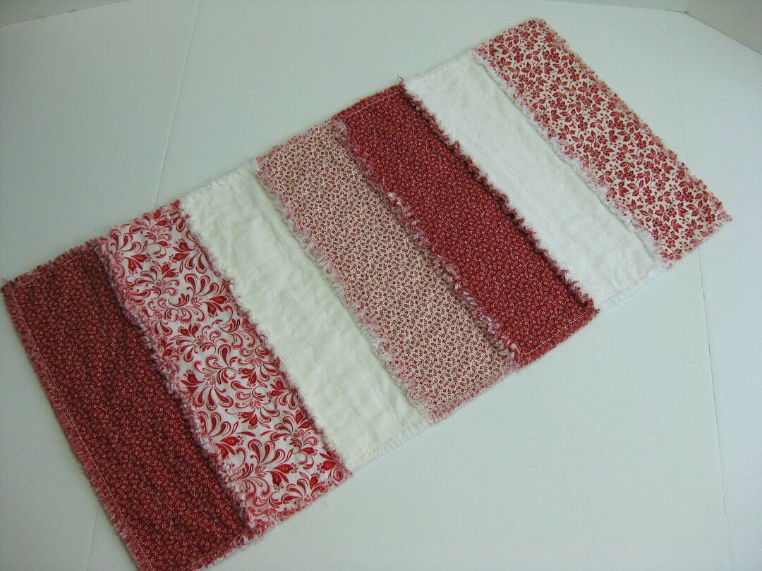 Red & White Quilted Rag Table Runner: Farmhouse Decor (14 1/4 X 30 ...