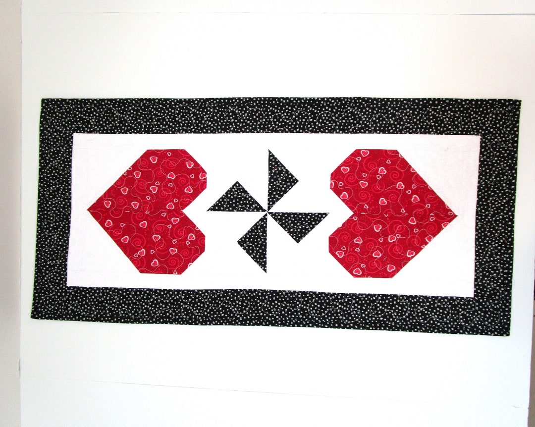 Quilted Table Topper, Heart Table Mat, Valentines Décor, Quilted Table ...