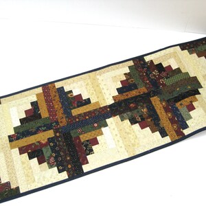 Log Cabin Quilted Table Runner Farmhouse Table Runner - Etsy