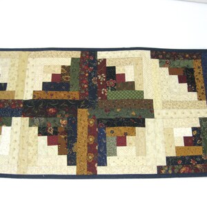 Log Cabin Quilted Table Runner Farmhouse Table Runner - Etsy