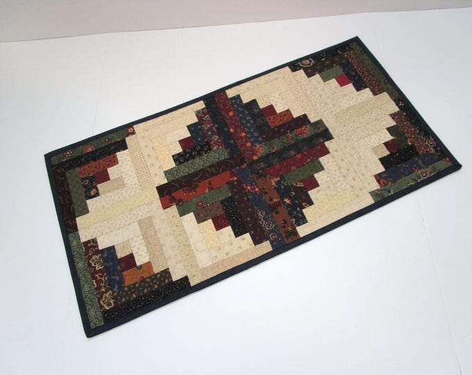 Log Cabin Quilted Table Runner: Handmade Farmhouse Decor (14 1/4 X 28 ...